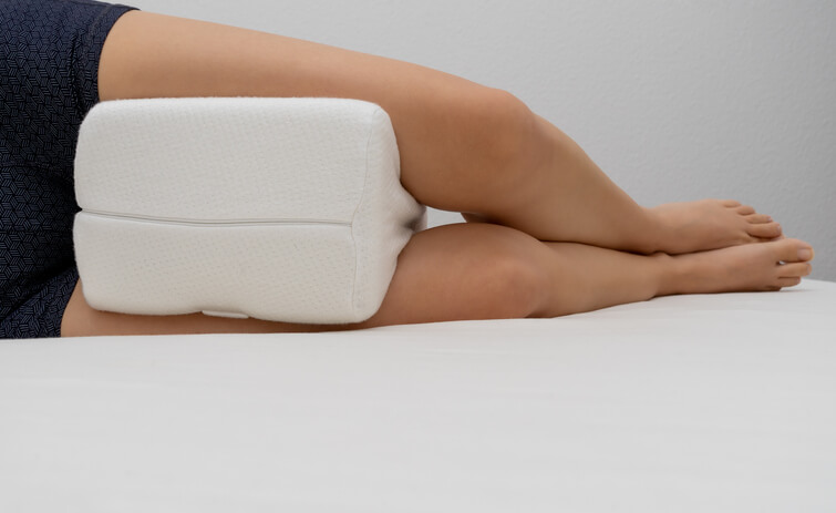 8 Benefits of Sleeping With a Pillow Between Your Legs | Ecosa Blog